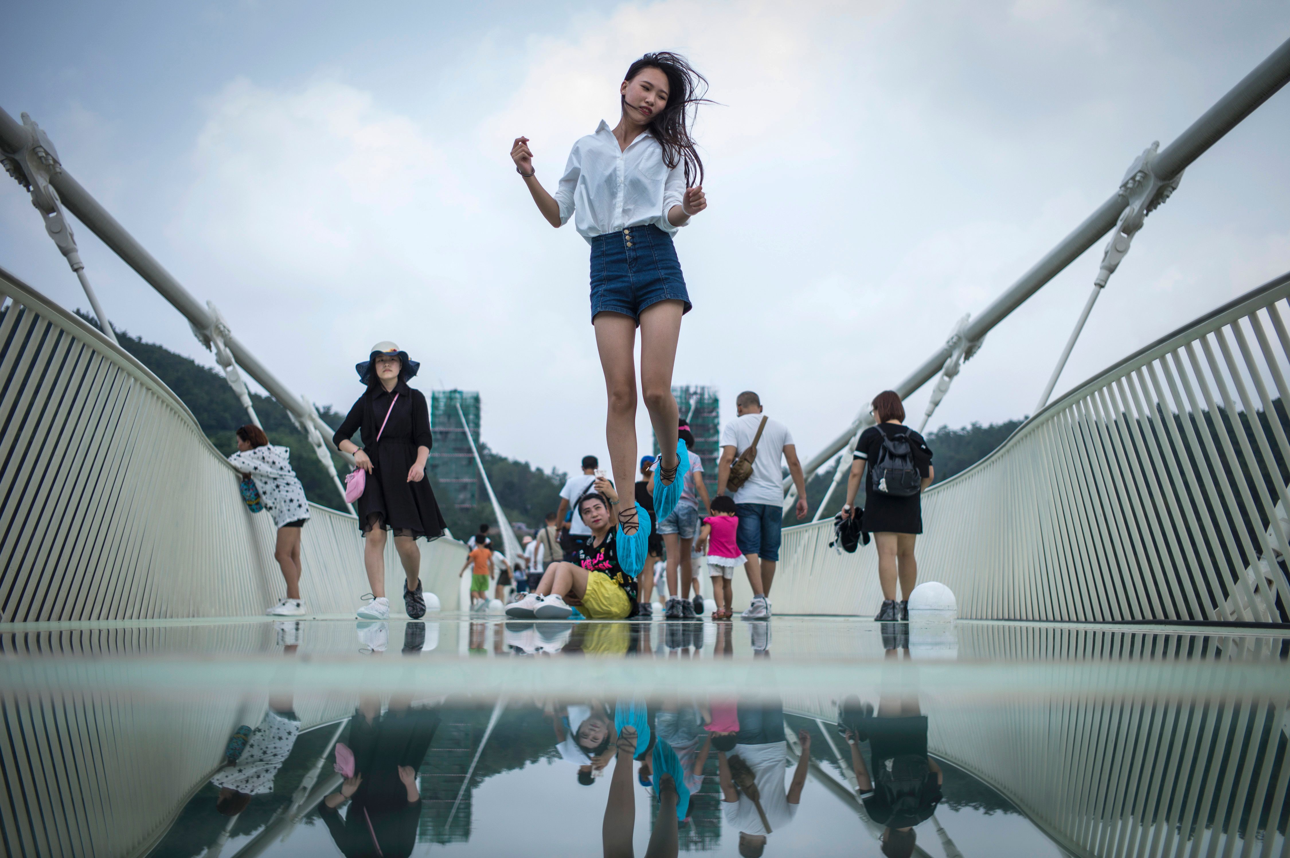 Worlds Longest Glass Bridge Opens Over Canyon In China The Japan Times